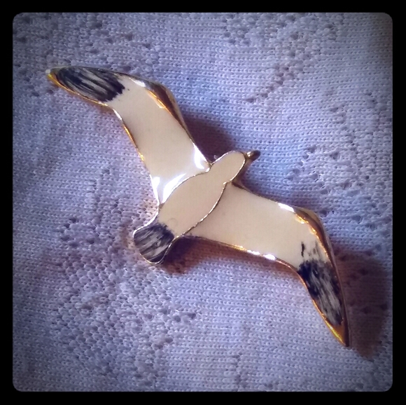 Vintage | Jewelry | Vintage Enamel Painted Seagull Brooch | Poshmark